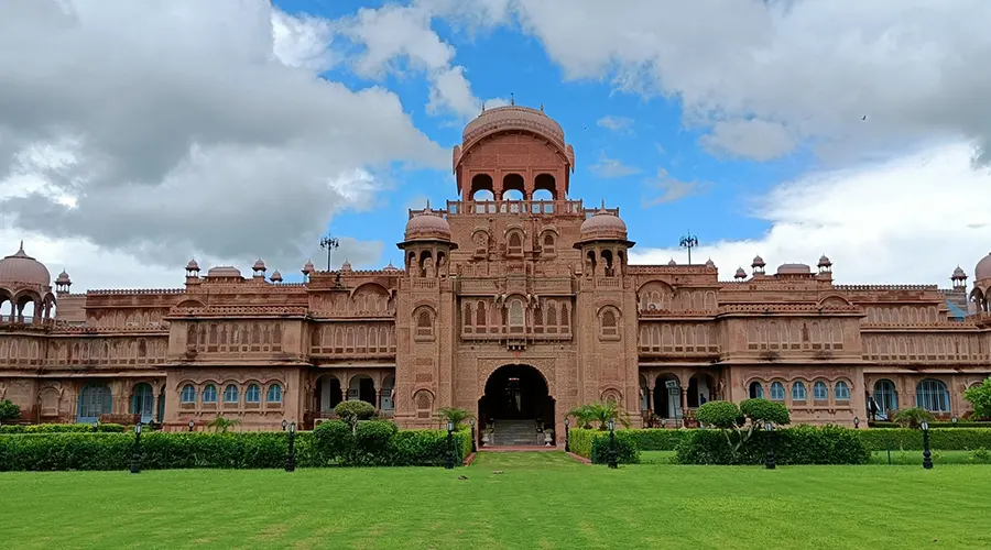 Laxmi Niwas Palace