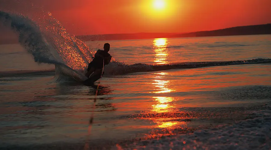 Wakeboarding and Kneeboarding