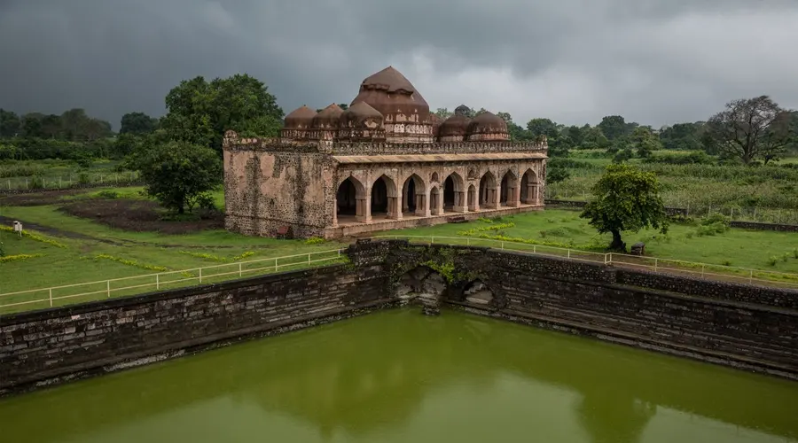 Sagar Talao & Hathi Mahal Trek