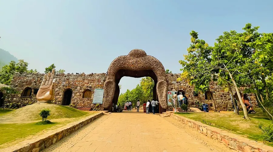 Bodhi Tree Bodhgaya Bihar - The most prominent and respected sacred ...